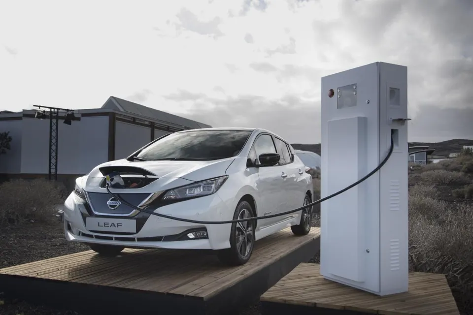 Nissan s Vehicle to Grid electric car charging trial receives 9.8m boost from Government