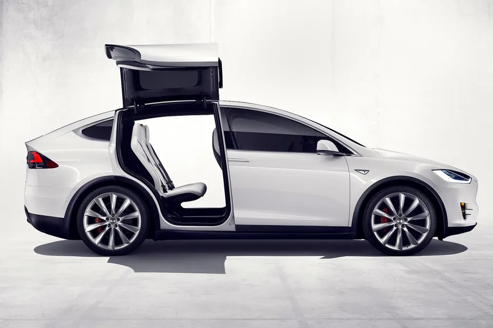 Model x used car store
